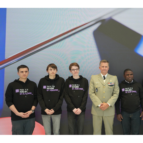 Le BTS SIO de Rabelais récompensé au ComCyber à la Défense - Lycée RABELAIS - SAINT-BRIEUC